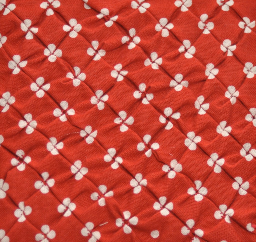 Block 15: Diamond smocking – Textured quilt sampler – teresadownunder.com
