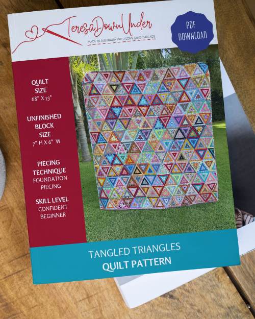 Triangle log cabin quilt block – video tutorial – teresadownunder.com