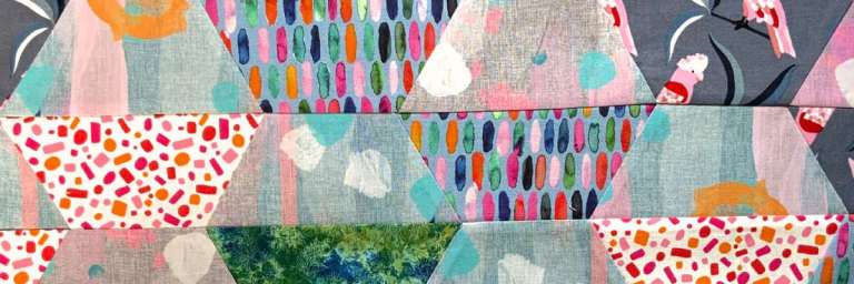 How to make a Scrappy half hexagon quilt – teresadownunder.com